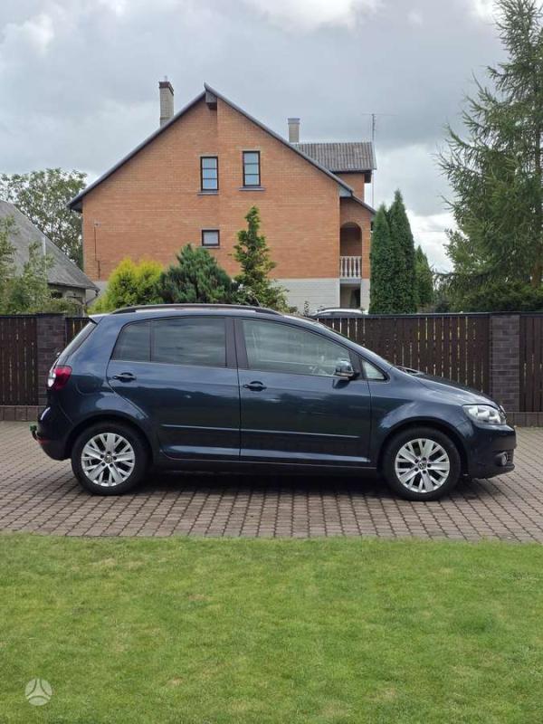 Blue Volkswagen Golf Plus 2013 in Radviliskis, with an engine capacity of 1.60 L and mileage of 217 thousand km for 5800 €, photo 5 on AUTOMOTO.COM.LV