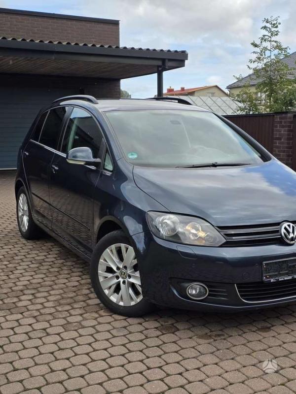 Blue Volkswagen Golf Plus 2013 in Radviliskis, with an engine capacity of 1.60 L and mileage of 217 thousand km for 5800 €, photo 11 on AUTOMOTO.COM.LV