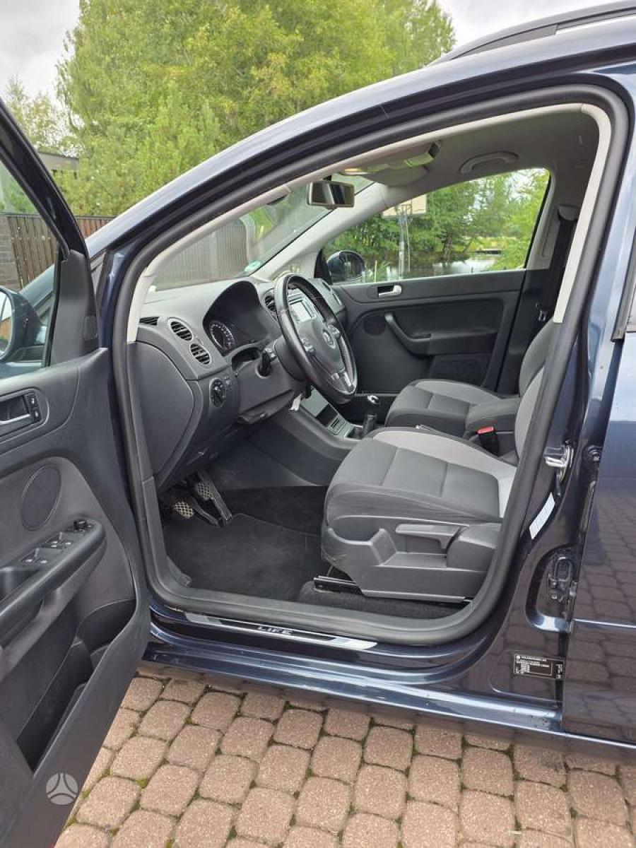 Zils Volkswagen Golf Plus 2013 Radviliškis, ar dzinēja tilpumu 1.60 L un nobraukumu 217 tūkst. km par 5800 €, foto 14 vietnē AUTOMOTO.COM.LV