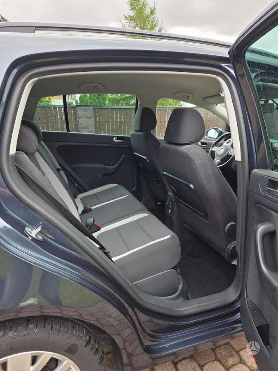 Zils Volkswagen Golf Plus 2013 Radviliškis, ar dzinēja tilpumu 1.60 L un nobraukumu 217 tūkst. km par 5800 €, foto 17 vietnē AUTOMOTO.COM.LV