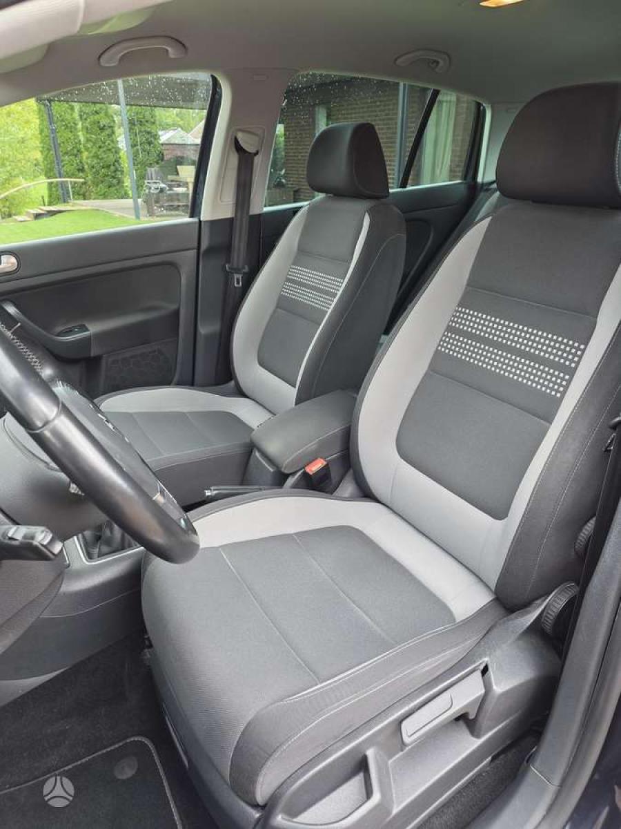 Zils Volkswagen Golf Plus 2013 Radviliškis, ar dzinēja tilpumu 1.60 L un nobraukumu 217 tūkst. km par 5800 €, foto 20 vietnē AUTOMOTO.COM.LV