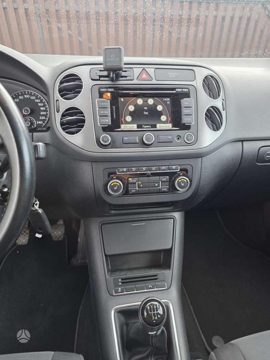 Zils Volkswagen Golf Plus 2013 Radviliškis, ar dzinēja tilpumu 1.60 L un nobraukumu 217 tūkst. km par 5800 €, foto 25 vietnē AUTOMOTO.COM.LV