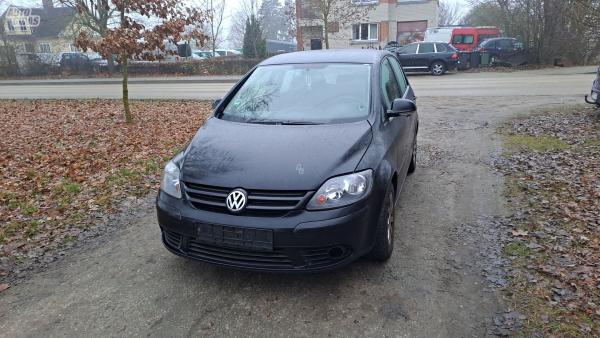 Blue Volkswagen Golf Plus 2005 in Vilnius, with an engine capacity of 1.90 L and mileage of 326 thousand km for 1650 €, photo 1 on AUTOMOTO.COM.LV