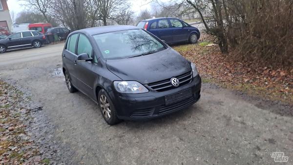 Blue Volkswagen Golf Plus 2005 in Vilnius, with an engine capacity of 1.90 L and mileage of 326 thousand km for 1650 €, photo 3 on AUTOMOTO.COM.LV
