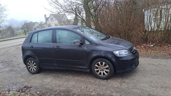 Blue Volkswagen Golf Plus 2005 in Vilnius, with an engine capacity of 1.90 L and mileage of 326 thousand km for 1650 €, photo 8 on AUTOMOTO.COM.LV