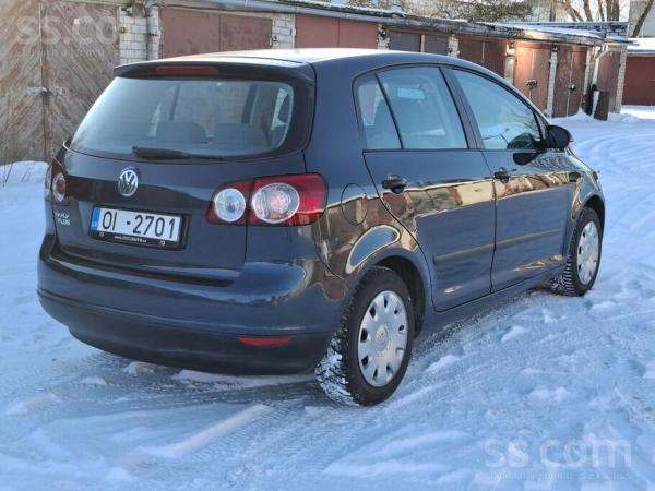 Zils Volkswagen Golf Plus 2005 Liepāja, ar dzinēja tilpumu 1.40 L un nobraukumu 235 tūkst. km par 3100 €, foto 3 vietnē AUTOMOTO.COM.LV