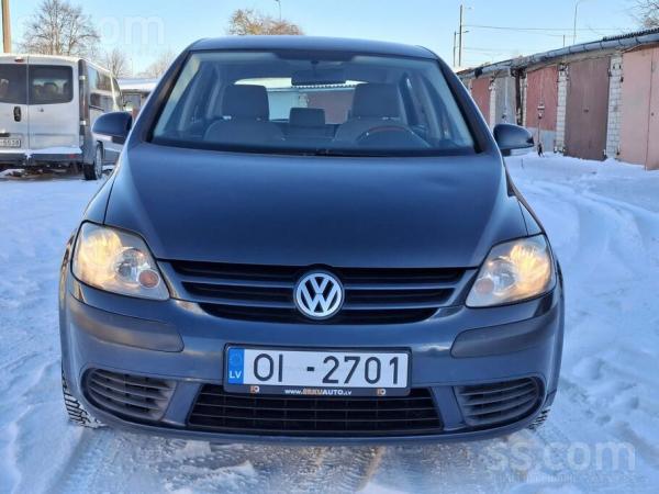 Zils Volkswagen Golf Plus 2005 Liepāja, ar dzinēja tilpumu 1.40 L un nobraukumu 235 tūkst. km par 3100 €, foto 5 vietnē AUTOMOTO.COM.LV