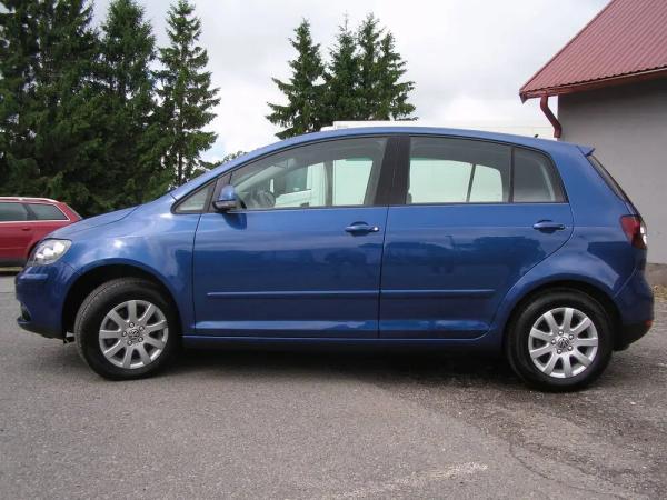 Blue Volkswagen Golf Plus 2005 in Sigulda, with an engine capacity of 1.90 L and mileage of 302 thousand km for 3950 €, photo 8 on AUTOMOTO.COM.LV