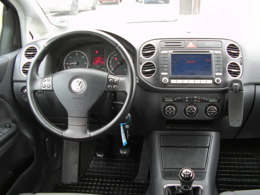 Zils Volkswagen Golf Plus 2005 Sigulda, ar dzinēja tilpumu 1.90 L un nobraukumu 302 tūkst. km par 3950 €, foto 15 vietnē AUTOMOTO.COM.LV