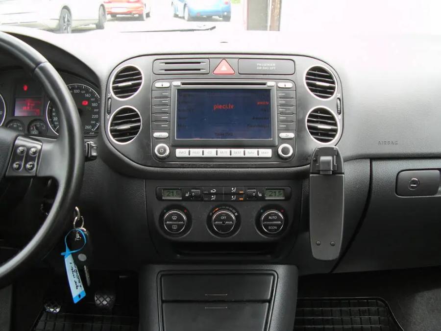 Zils Volkswagen Golf Plus 2005 Sigulda, ar dzinēja tilpumu 1.90 L un nobraukumu 302 tūkst. km par 3950 €, foto 16 vietnē AUTOMOTO.COM.LV
