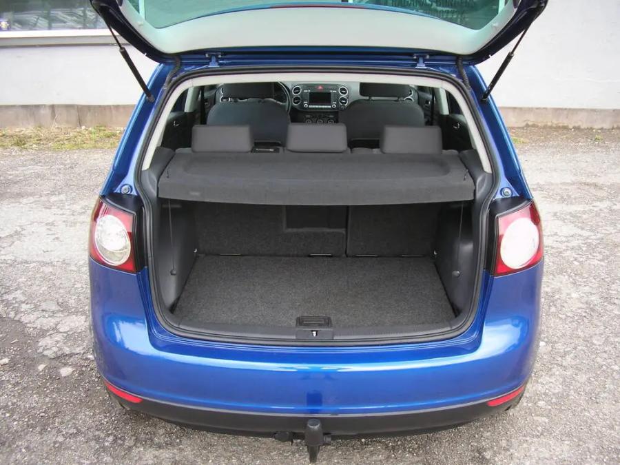 Zils Volkswagen Golf Plus 2005 Sigulda, ar dzinēja tilpumu 1.90 L un nobraukumu 302 tūkst. km par 3950 €, foto 20 vietnē AUTOMOTO.COM.LV