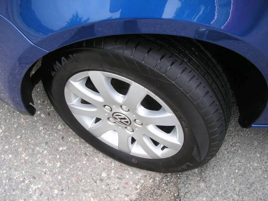 Zils Volkswagen Golf Plus 2005 Sigulda, ar dzinēja tilpumu 1.90 L un nobraukumu 302 tūkst. km par 3950 €, foto 29 vietnē AUTOMOTO.COM.LV