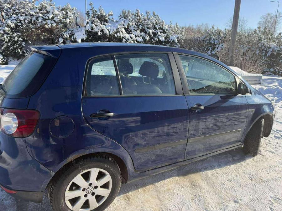 Zils Volkswagen Golf Plus 2006 Viļņa, ar dzinēja tilpumu 1.60 L un nobraukumu 227 tūkst. km par 1100 €, foto 1 vietnē AUTOMOTO.COM.LV