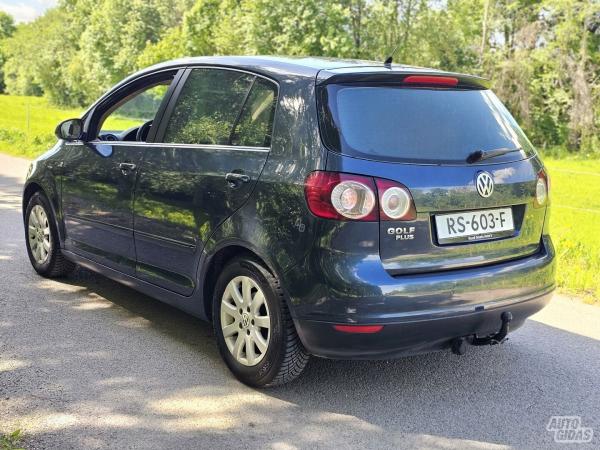 Blue Volkswagen Golf Plus 2006 in Ariogala, with an engine capacity of 2.00 L and mileage of 277 thousand km for 2800 €, photo 2 on AUTOMOTO.COM.LV