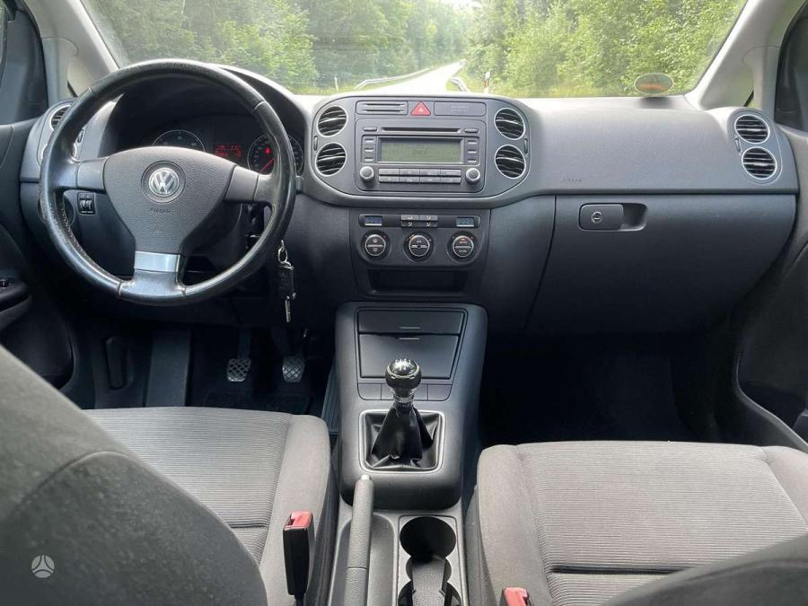 Blue Volkswagen Golf Plus 2006 in Vilnius, with an engine capacity of 1.90 L and mileage of 343 thousand km for 1950 €, photo 12 on AUTOMOTO.COM.LV