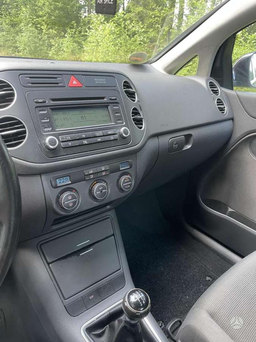 Blue Volkswagen Golf Plus 2006 in Vilnius, with an engine capacity of 1.90 L and mileage of 343 thousand km for 1950 €, photo 19 on AUTOMOTO.COM.LV