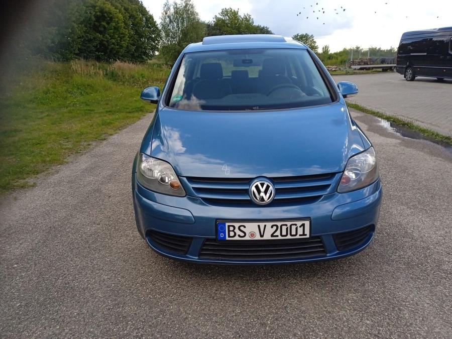 Zils Volkswagen Golf Plus 2006 Marijampole, ar dzinēja tilpumu 2.00 L un nobraukumu 247 tūkst. km par 2750 €, foto 3 vietnē AUTOMOTO.COM.LV