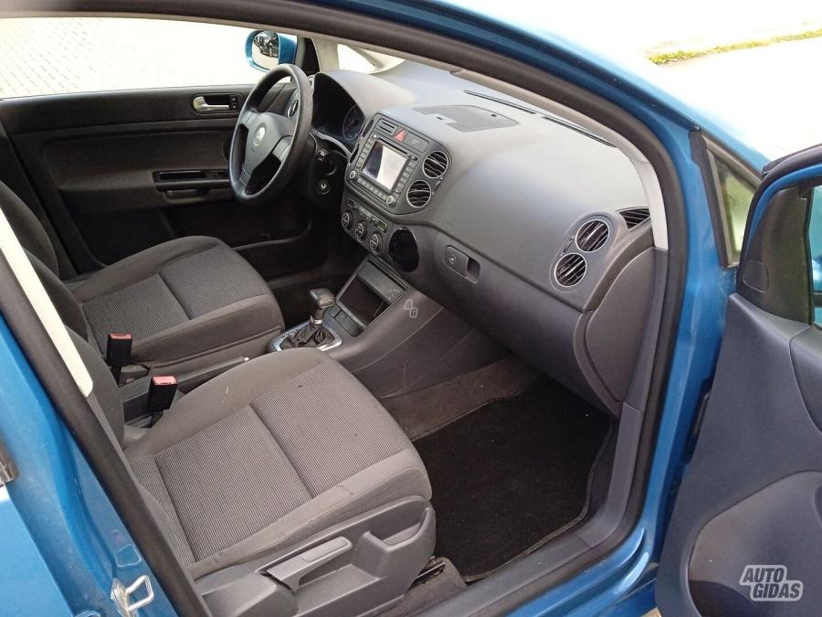 Zils Volkswagen Golf Plus 2006 Marijampole, ar dzinēja tilpumu 2.00 L un nobraukumu 247 tūkst. km par 2750 €, foto 13 vietnē AUTOMOTO.COM.LV