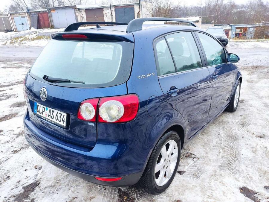 Zils Volkswagen Golf Plus 2007 Utena, ar dzinēja tilpumu 2.00 L un nobraukumu 282 tūkst. km par 2850 €, foto 3 vietnē AUTOMOTO.COM.LV