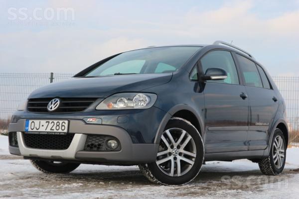 Blue Volkswagen Golf Plus 2007 in Riga, with an engine capacity of 2.00 L and mileage of 235 thousand km for 4200 €, photo 4 on AUTOMOTO.COM.LV