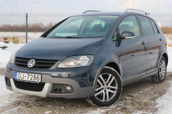 Blue Volkswagen Golf Plus 2007 in Riga, with an engine capacity of 2.00 L and mileage of 235 thousand km for 4200 €, photo 5 on AUTOMOTO.COM.LV