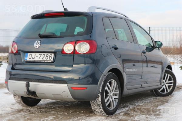 Blue Volkswagen Golf Plus 2007 in Riga, with an engine capacity of 2.00 L and mileage of 235 thousand km for 4200 €, photo 7 on AUTOMOTO.COM.LV