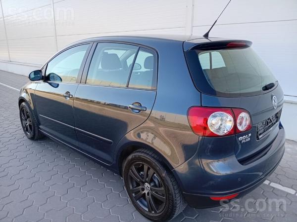 Zils Volkswagen Golf Plus 2007 Rīga, ar dzinēja tilpumu 1.40 L un nobraukumu 131 tūkst. km par 4290 €, foto 4 vietnē AUTOMOTO.COM.LV