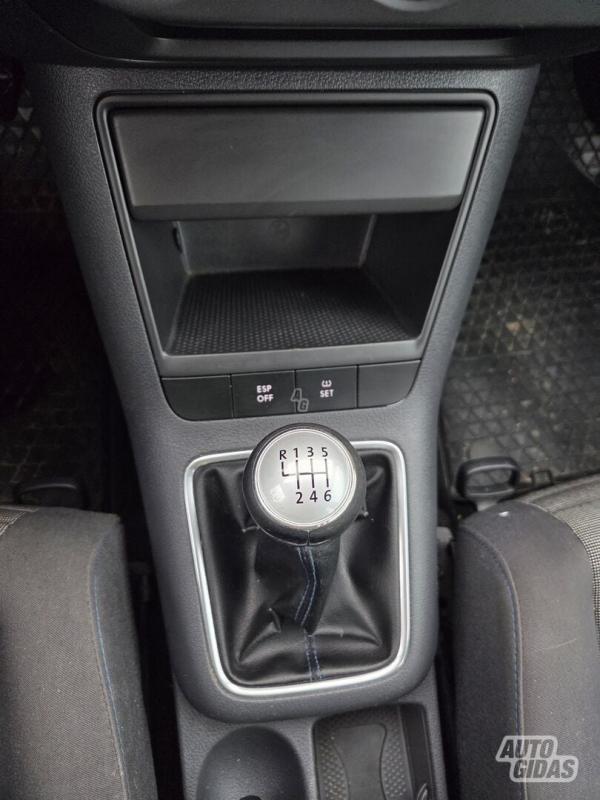 Zils Volkswagen Golf Plus 2007 Viļņa, ar dzinēja tilpumu 2.00 L un nobraukumu 303 tūkst. km par 1400 €, foto 4 vietnē AUTOMOTO.COM.LV