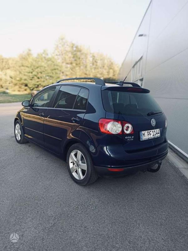 Blue Volkswagen Golf Plus 2008 in Utena, with an engine capacity of 1.90 L and mileage of 352 thousand km for 3850 €, photo 9 on AUTOMOTO.COM.LV