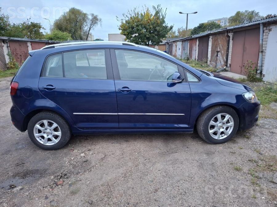 Blue Volkswagen Golf Plus 2009 in Liepaja, with an engine capacity of 1.60 L and mileage of 163 thousand km for 5150 €, photo 6 on AUTOMOTO.COM.LV