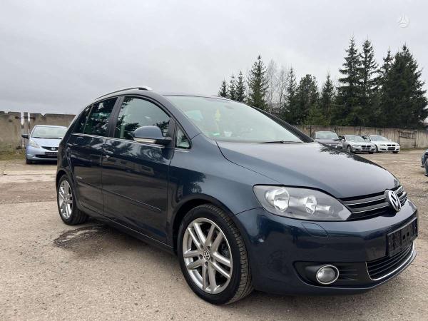 Blue Volkswagen Golf Plus 2010 in Utena, with an engine capacity of 1.39 L and mileage of 170 thousand km for 4650 €, photo 1 on AUTOMOTO.COM.LV