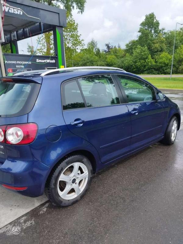 Zils Volkswagen Golf Plus 2010 Jonava, ar dzinēja tilpumu 1.60 L un nobraukumu 194 tūkst. km par 4499 €, foto 2 vietnē AUTOMOTO.COM.LV
