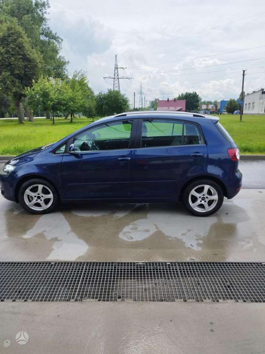 Zils Volkswagen Golf Plus 2010 Jonava, ar dzinēja tilpumu 1.60 L un nobraukumu 194 tūkst. km par 4499 €, foto 4 vietnē AUTOMOTO.COM.LV