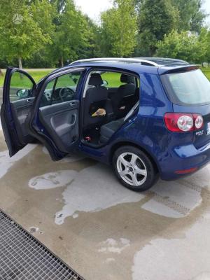 Zils Volkswagen Golf Plus 2010 Jonava, ar dzinēja tilpumu 1.60 L un nobraukumu 194 tūkst. km par 4499 €, foto 5 vietnē AUTOMOTO.COM.LV
