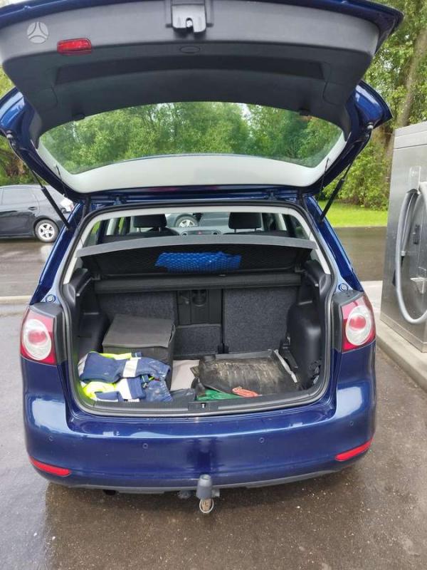 Zils Volkswagen Golf Plus 2010 Jonava, ar dzinēja tilpumu 1.60 L un nobraukumu 194 tūkst. km par 4499 €, foto 5 vietnē AUTOMOTO.COM.LV