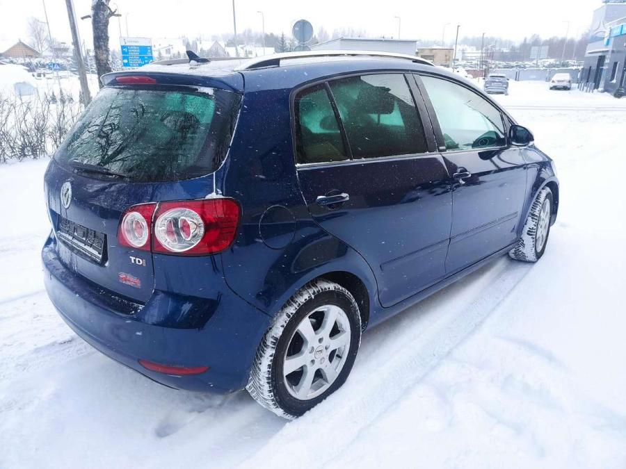Blue Volkswagen Golf Plus 2011 in Utena, with an engine capacity of 1.60 L and mileage of 267 thousand km for 4550 €, photo 4 on AUTOMOTO.COM.LV