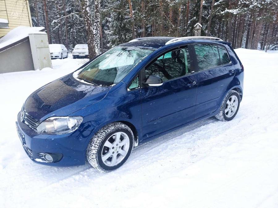 Blue Volkswagen Golf Plus 2011 in Utena, with an engine capacity of 1.60 L and mileage of 267 thousand km for 4550 €, photo 8 on AUTOMOTO.COM.LV
