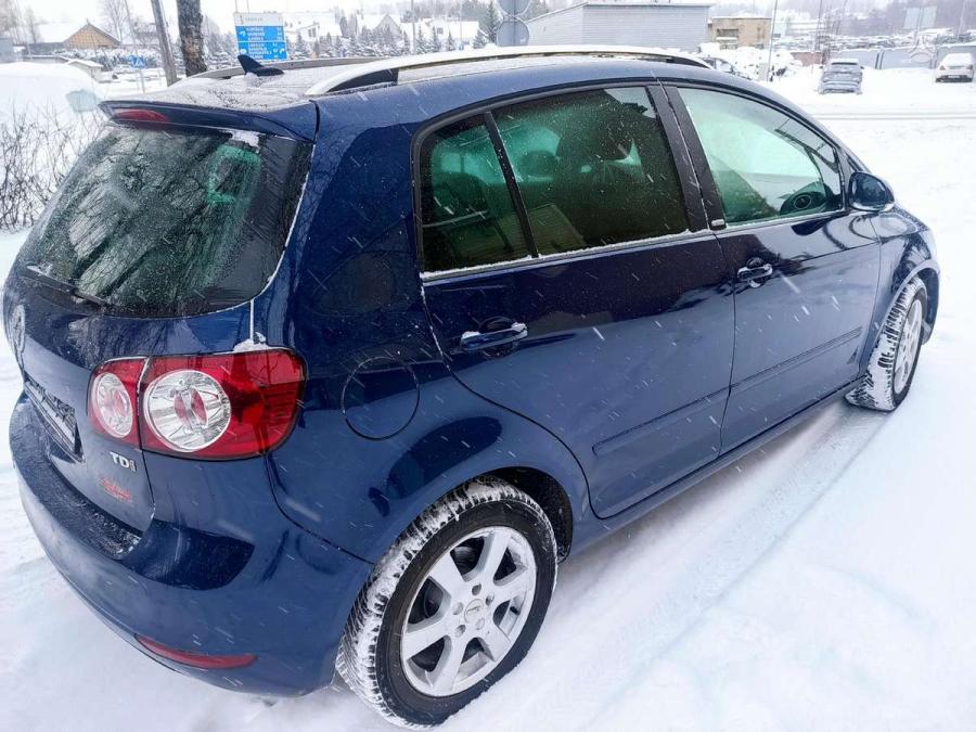 Blue Volkswagen Golf Plus 2011 in Utena, with an engine capacity of 1.60 L and mileage of 267 thousand km for 4550 €, photo 12 on AUTOMOTO.COM.LV