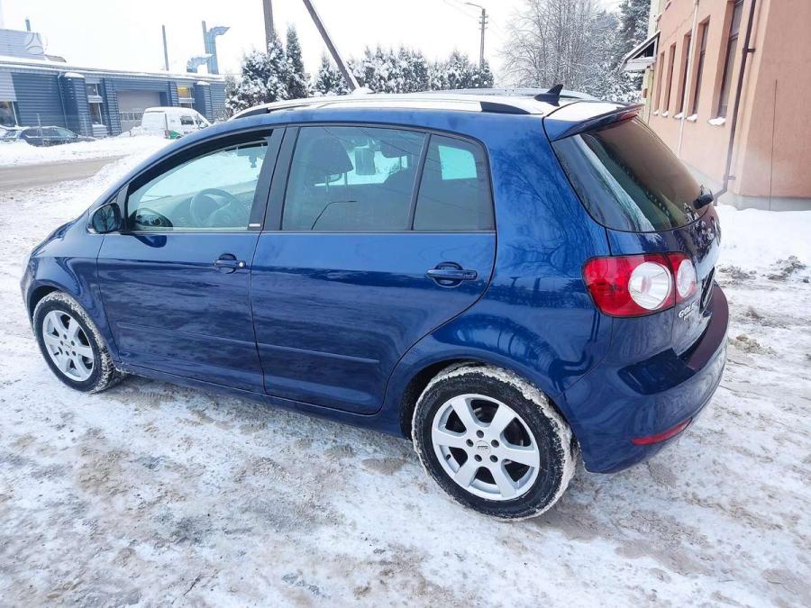 Blue Volkswagen Golf Plus 2011 in Utena, with an engine capacity of 1.60 L and mileage of 268 thousand km for 4550 €, photo 2 on AUTOMOTO.COM.LV