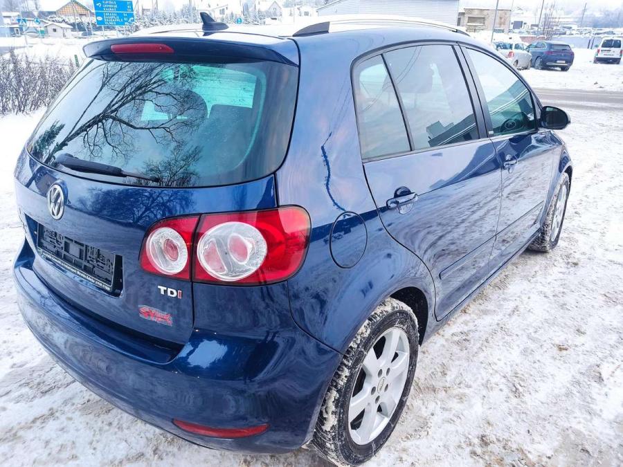 Blue Volkswagen Golf Plus 2011 in Utena, with an engine capacity of 1.60 L and mileage of 268 thousand km for 4550 €, photo 13 on AUTOMOTO.COM.LV