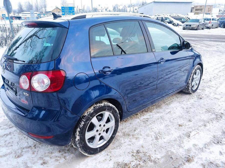 Blue Volkswagen Golf Plus 2011 in Utena, with an engine capacity of 1.60 L and mileage of 268 thousand km for 4550 €, photo 14 on AUTOMOTO.COM.LV