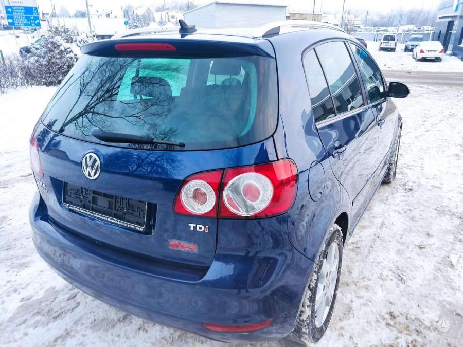 Blue Volkswagen Golf Plus 2011 in Utena, with an engine capacity of 1.60 L and mileage of 268 thousand km for 4550 €, photo 16 on AUTOMOTO.COM.LV