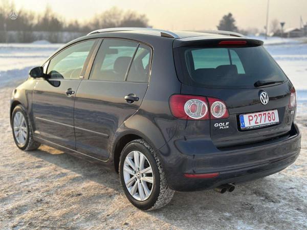 Blue Volkswagen Golf Plus 2012 in Jurbarkas, with an engine capacity of 1.39 L and mileage of 84 thousand km for 6450 €, photo 5 on AUTOMOTO.COM.LV