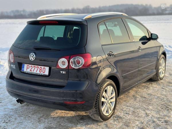 Blue Volkswagen Golf Plus 2012 in Jurbarkas, with an engine capacity of 1.39 L and mileage of 84 thousand km for 6450 €, photo 6 on AUTOMOTO.COM.LV