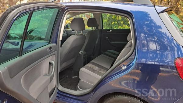 Blue Volkswagen Golf Plus 2008 in Riga, with an engine capacity of 2.00 L and mileage of 288 thousand km for 2500 €, photo 2 on AUTOMOTO.COM.LV