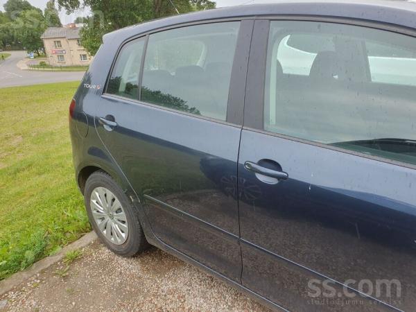 Blue Volkswagen Golf Plus 2006 in Kuldiga, with an engine capacity of 1.90 L and mileage of 258 thousand km for 2400 €, photo 6 on AUTOMOTO.COM.LV