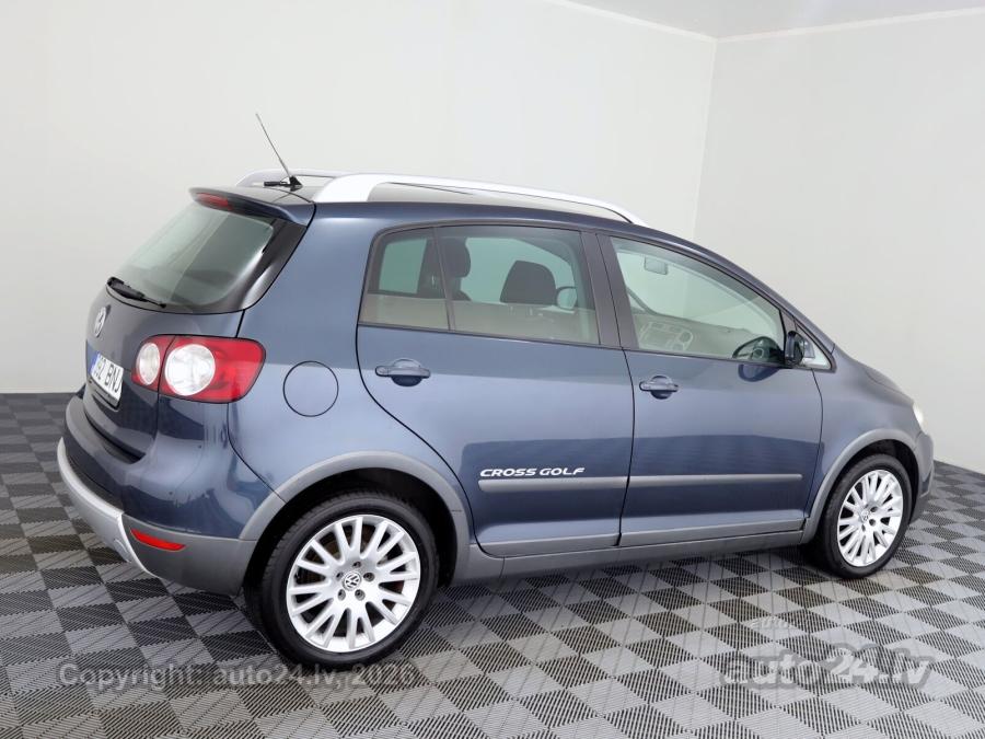 Blue Volkswagen Golf Plus 2007 in Tallinn, with an engine capacity of 1.40 L and mileage of 239 thousand km for 2199 €, photo 4 on AUTOMOTO.COM.LV