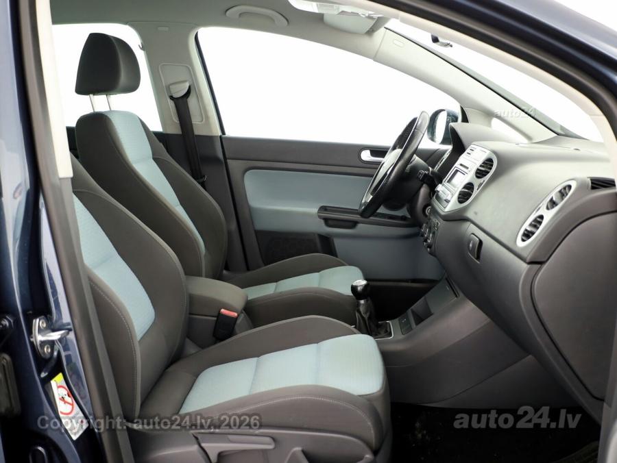 Blue Volkswagen Golf Plus 2007 in Tallinn, with an engine capacity of 1.40 L and mileage of 239 thousand km for 2199 €, photo 7 on AUTOMOTO.COM.LV