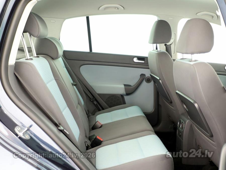 Blue Volkswagen Golf Plus 2007 in Tallinn, with an engine capacity of 1.40 L and mileage of 239 thousand km for 2199 €, photo 8 on AUTOMOTO.COM.LV