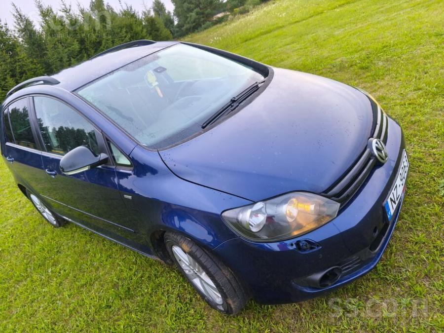 Blue Volkswagen Golf Plus 2012 in Bauska, with an engine capacity of 1.60 L and mileage of 241 thousand km for 1900 €, photo 3 on AUTOMOTO.COM.LV